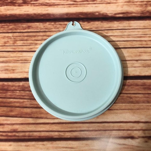 Tupperware | Kitchen | Vintage Tupperware Tupper Seal 255 A Tab ...